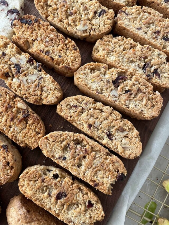 Easy Biscotti Recipe - The Kitchen Docs